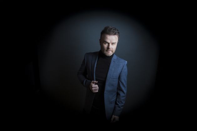 Simon Dee - Singer/Pianist for Weddings,Events,Parties